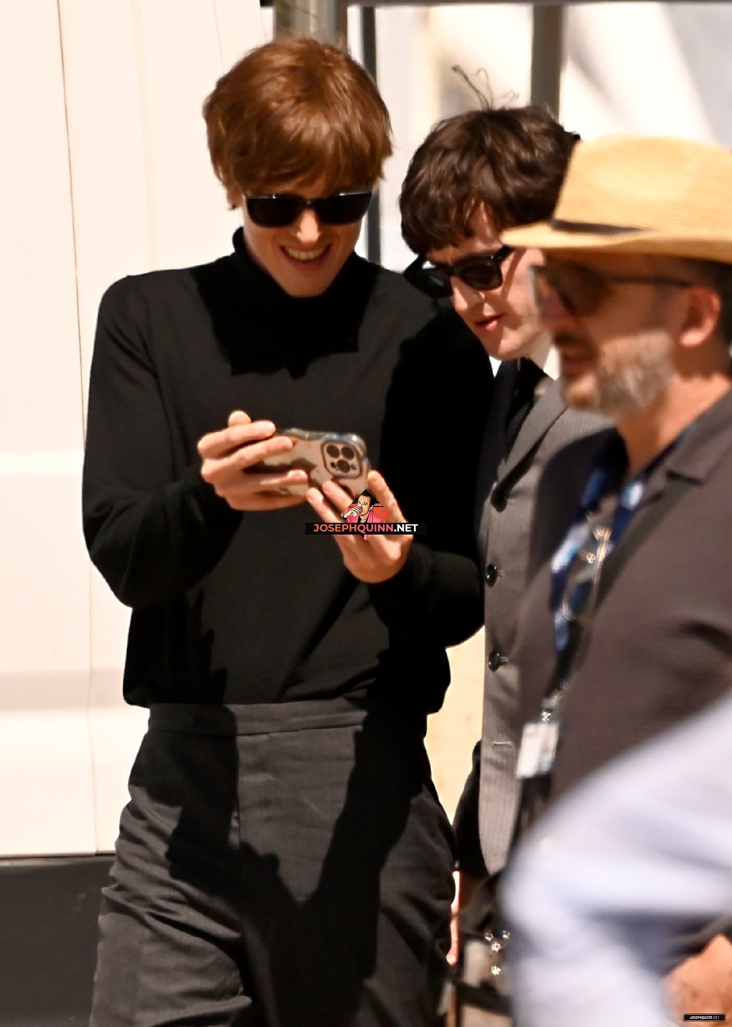 On the set [11.06.2026] - 02 - Joseph Quinn Fan